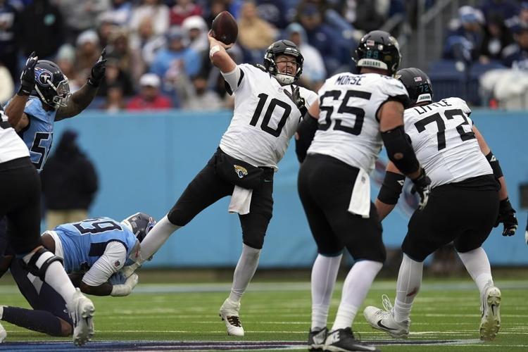 Jaguars score final 10 points, end Titans' slim playoff hopes with 10-6 win