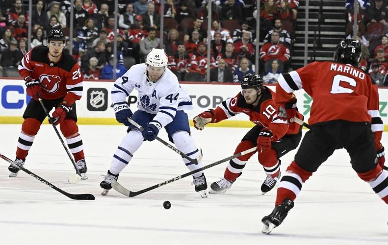 Matthews scores 66th as Maple Leafs burn Devils 5-2
