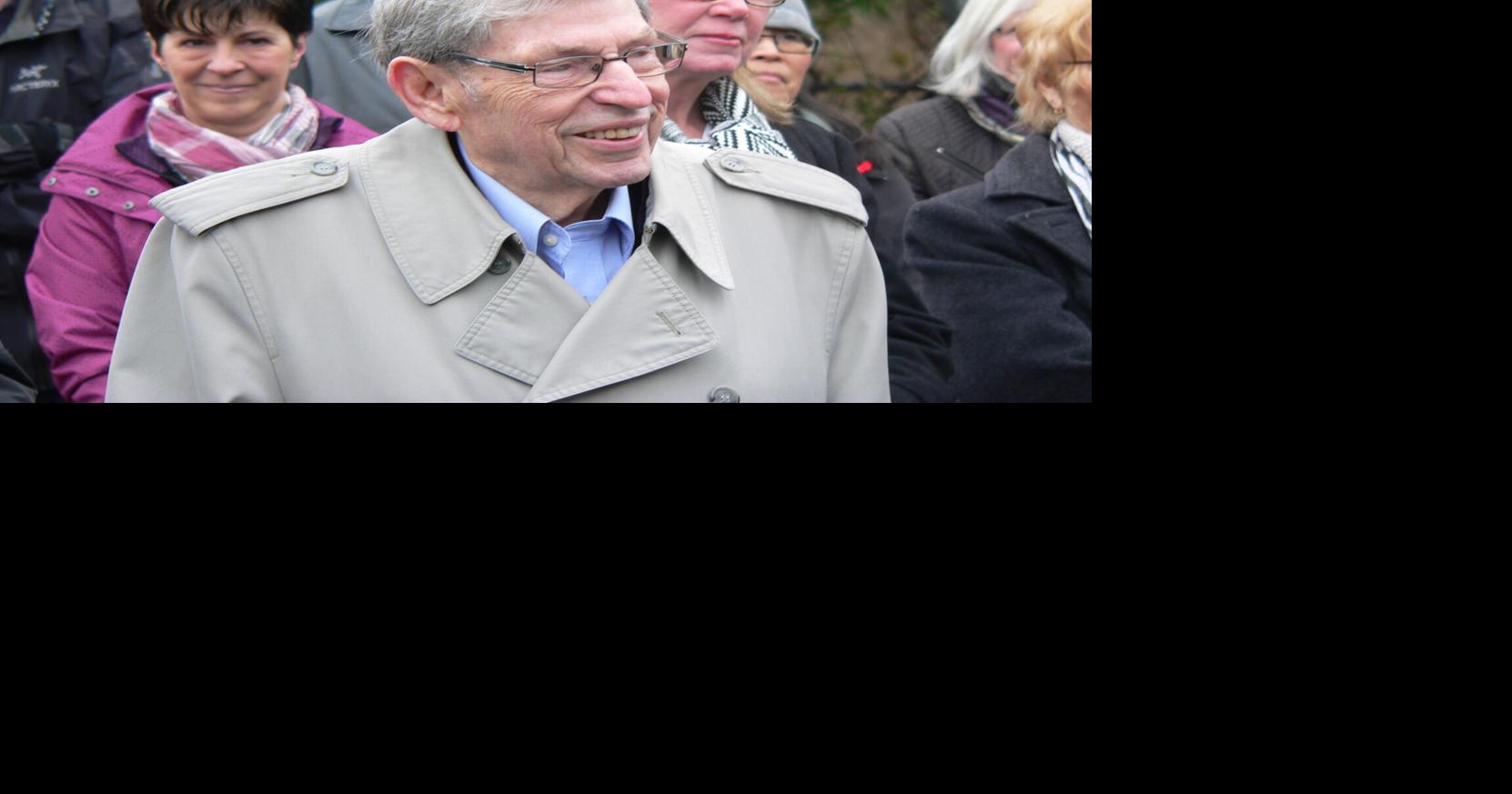 Bob Wade, Hamilton’s 1st mayor after amalgamation, has died