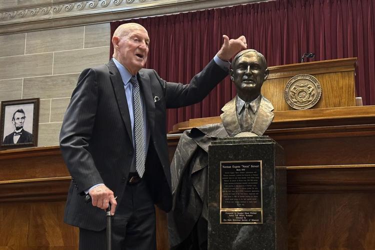 Longtime Missouri basketball coach Norm Stewart entered into the Hall ...