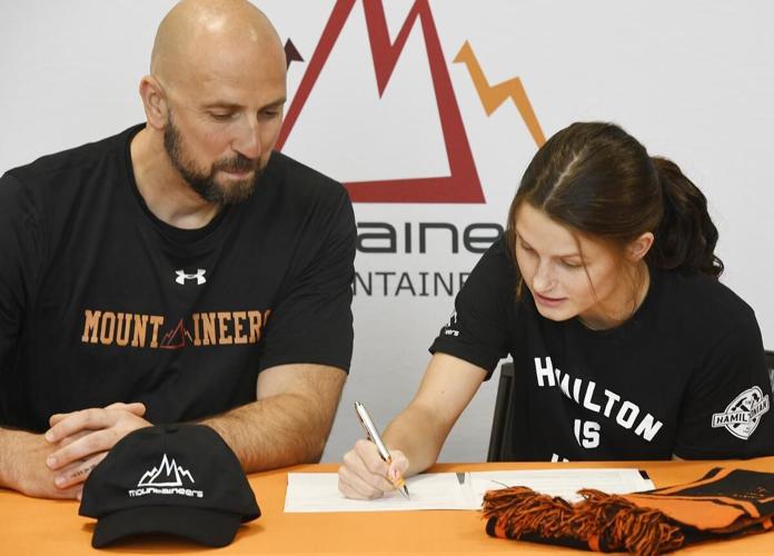 Mohawk Mountaineers sign new women’s basketball players