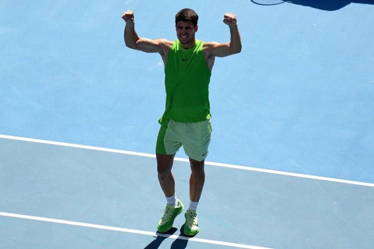Serving it up, Carlos Alcaraz advances to the Australian Open quarterfinals