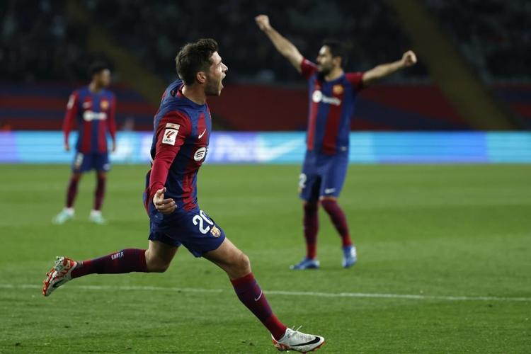 Barcelona needs late goal to beat last-place Almeria 3-2 in Spanish ...