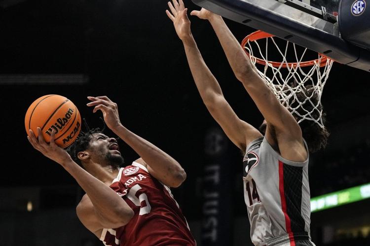 Jeremiah Fears scores 29 points, Oklahoma beats Georgia 81-75 in the ...