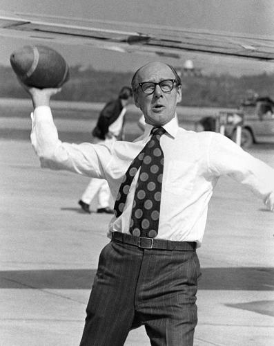 Pick-up football game photos a part of Canadian history