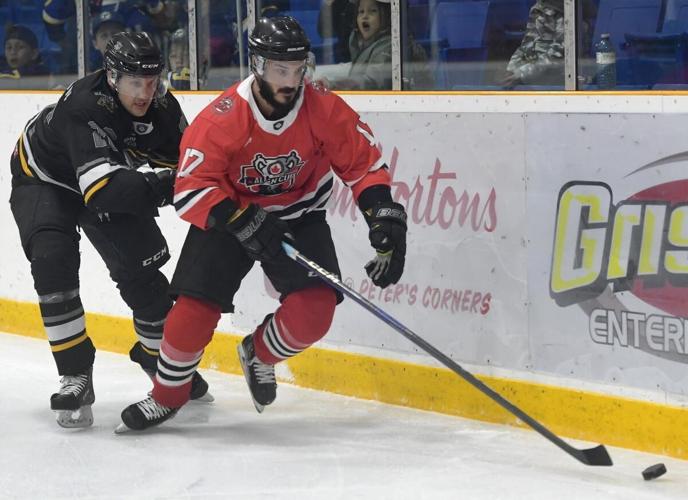 Dundas tops Hamilton in battle of local sides at Allan Cup