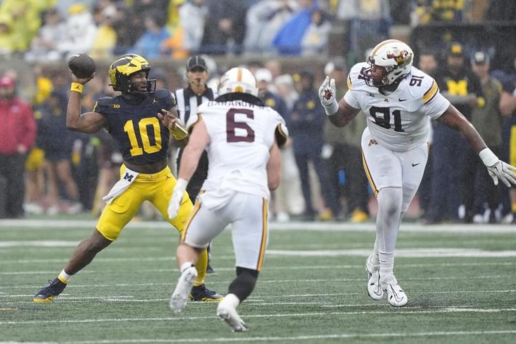 Miller Moss and No. 11 USC's prolific aerial attack face the FBS ...