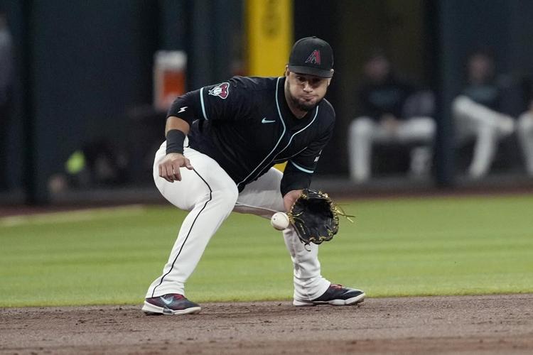 Pinch-hitter Pavin Smith smacks a 2-run homer to lift the Diamondbacks ...