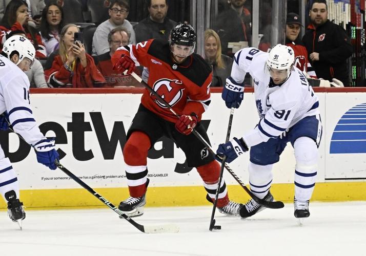 Matthews scores 66th as Maple Leafs burn Devils 5-2