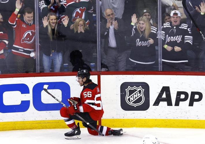 Matthews’ late power-play goal gives Leafs win over Devils