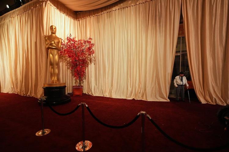 Stars deliver modern and colorful looks on Oscars red carpet