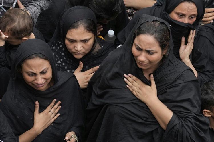 Photos of Shiite Muslims around the world commemorating Ashoura