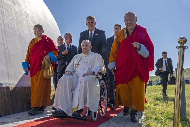 Pope gives 'noble' Chinese people a shoutout at Mass in Mongolia in bid ...