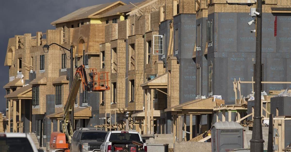 Permits to build new condo towers in Ontario soar by 25%