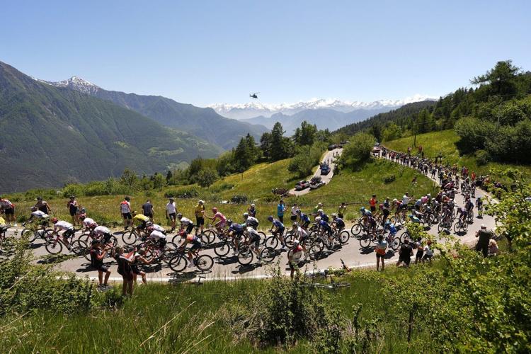 Del Toro stays in pink at Giro d'Italia after first of two mountain ...