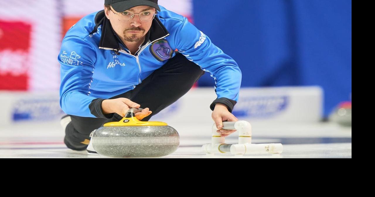 Saunders, Powers open mixed curling championship with 6-5 win