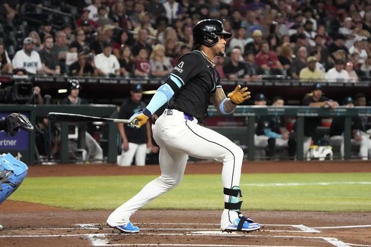 Walker, Diamondbacks strike early, rout White Sox 12-5