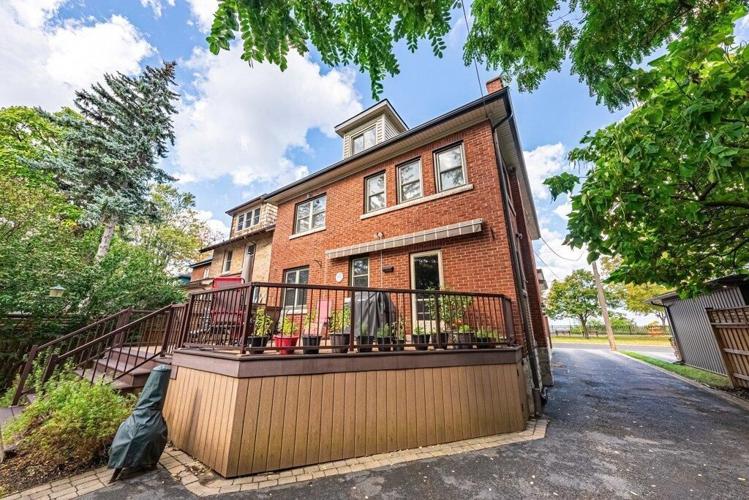 Hamilton home listed for $1.5M features ‘magnificent view’