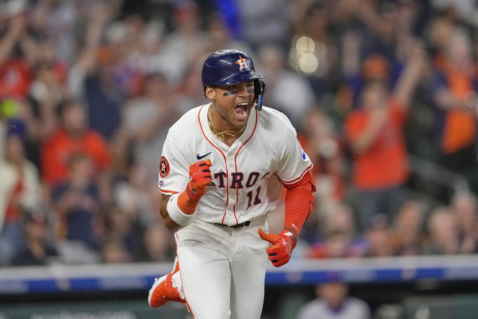 Cam Smith delivers donuts and key hit for Houston Astros in MLB debut