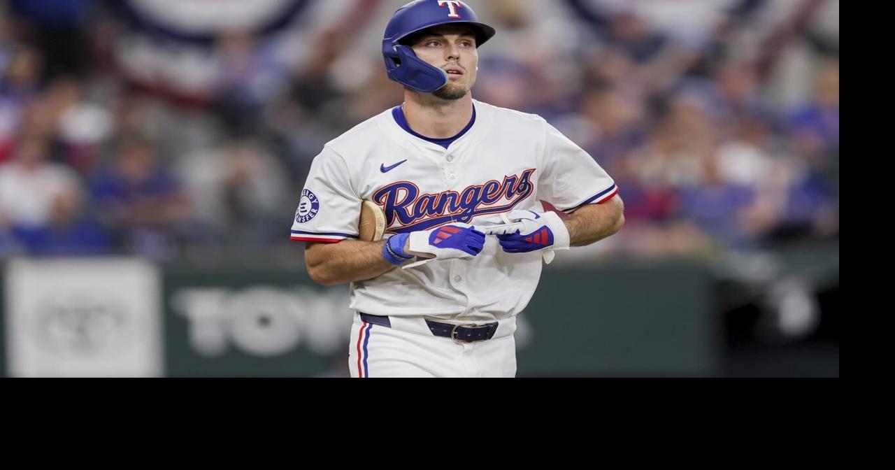 Evan Carter finally has some hits for the Rangers. The young outfielder ...