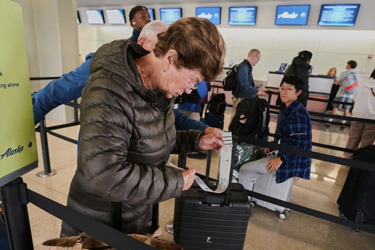 United is narrowing its check-in window for US flights. Here's how it ...