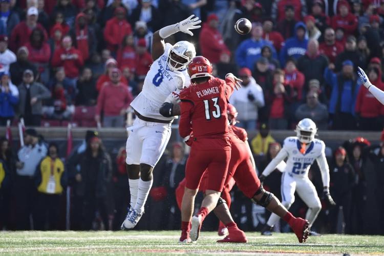 Ray Davis has 3 TDs, Kentucky tops No. 9 Louisville 38-31 to win fifth ...
