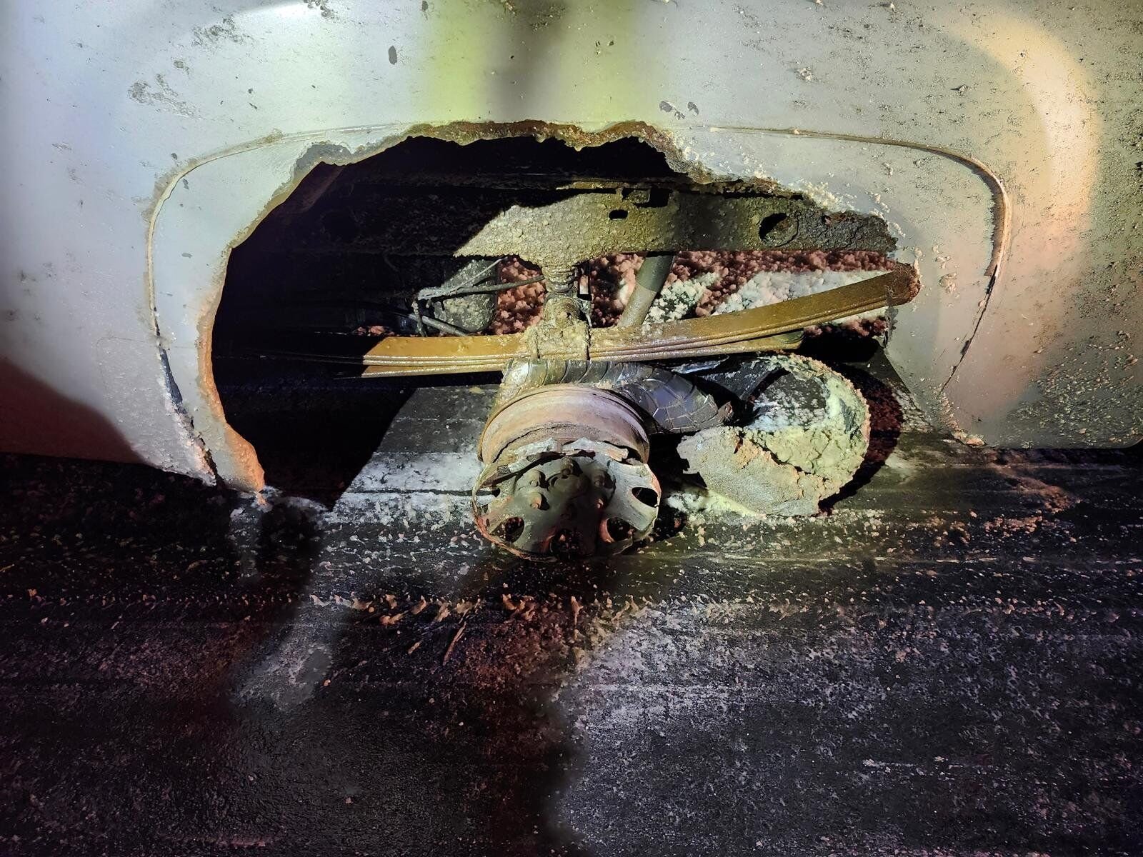 Hamilton man drunk driving pickup truck with three wheels