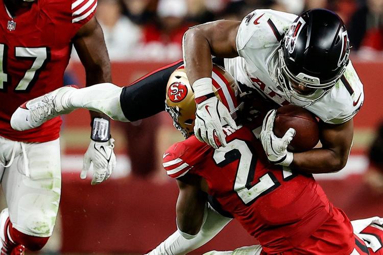 Christian McCaffrey's 200-yard game from scrimmage powers 49ers past ...