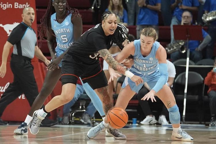 Lexi Donarski, Alyssa Ustby lead No. 14 North Carolina women to 64-33 ...