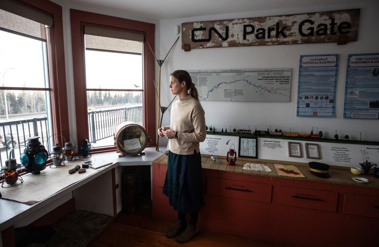 Tangled cars and billowing smoke: Remembering Hinton rail disaster 40 ...