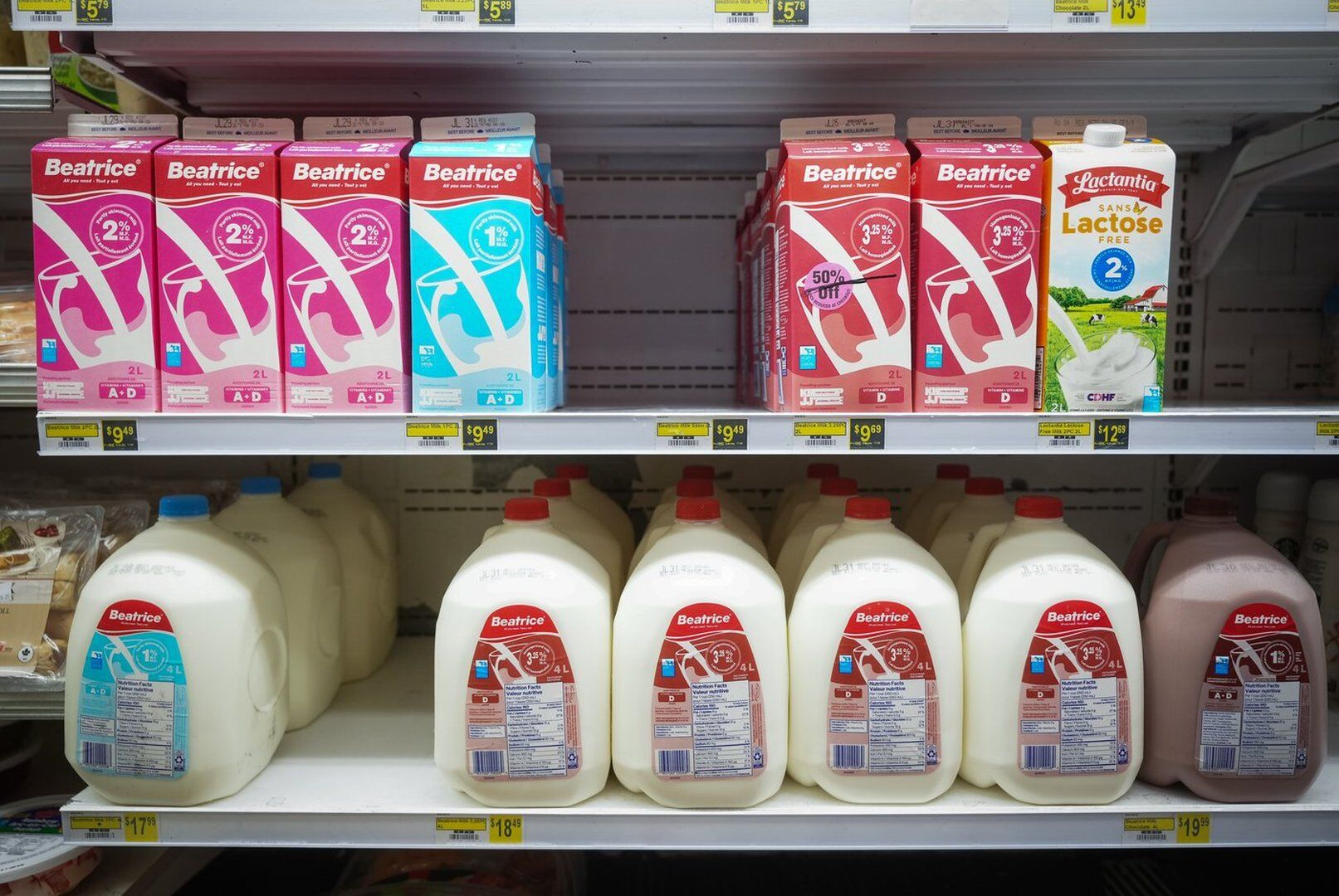 Grocers say they're being squeezed by Manitoba milk-price freeze