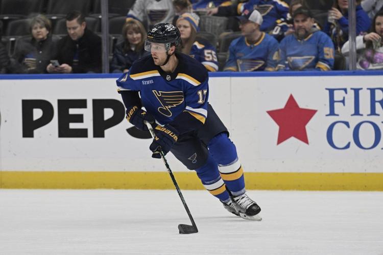 Radek Faksa scores in the 10th round of the shootout to give Blues a 6 ...