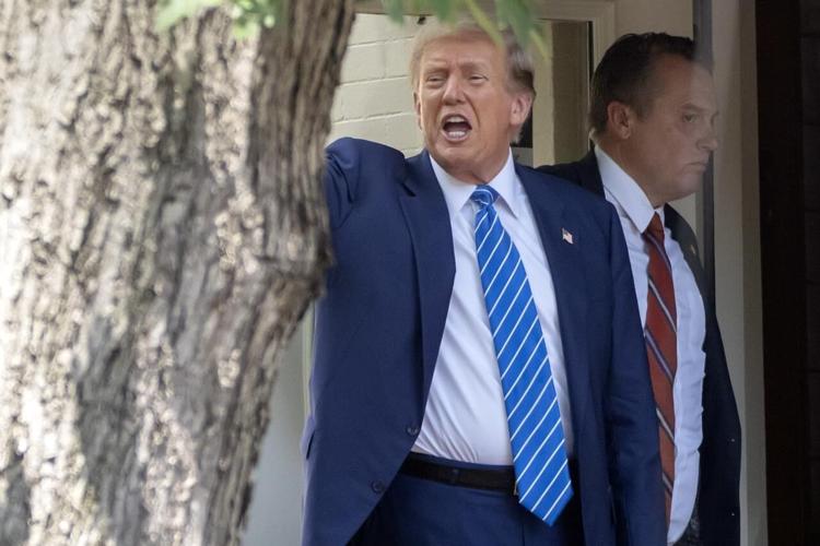Trump marks his 78th birthday with a towering 'MAGA' cake and attacks ...