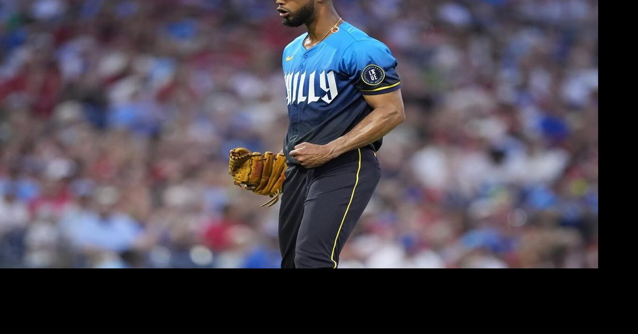 Cristopher Sánchez pitches shutout to lead Phillies past Marlins 2-0