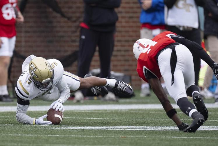 Haynes King throws 3 TD passes as Georgia Tech routs VMI 59-7