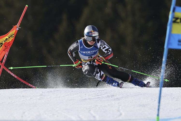 Italian skier Brignone wins the GS at worlds as defending champ ...