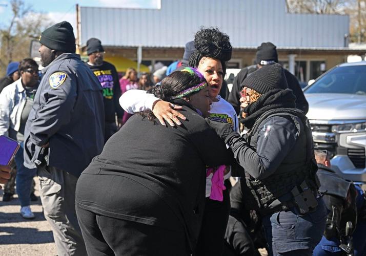 Shooting at Louisiana parade leaves 5 people wounded, including 6-year ...