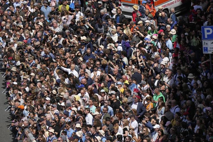 PHOTO COLLECTION: Vatican Pope Funeral Procession