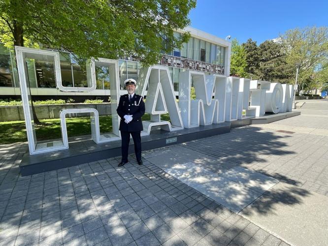 Local commissionaires chasing history