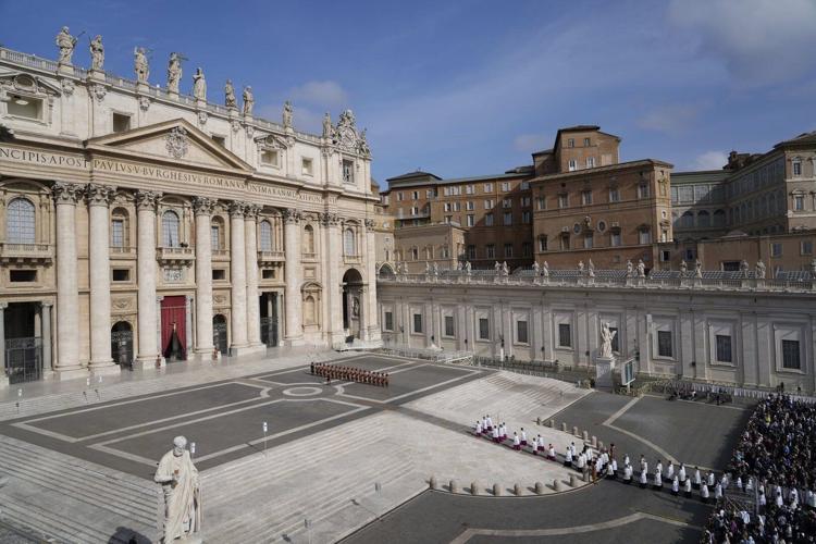 PHOTO COLLECTION: Vatican Pope Procession