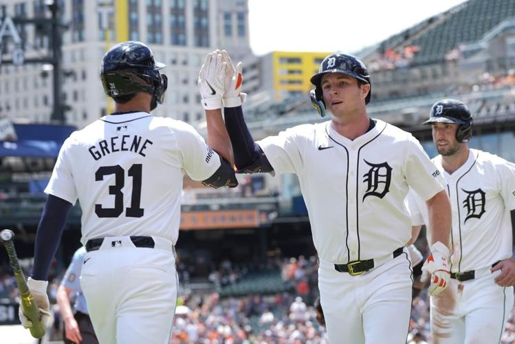 Tigers score 9 runs in 2 innings of 11-2 win over White Sox after ...