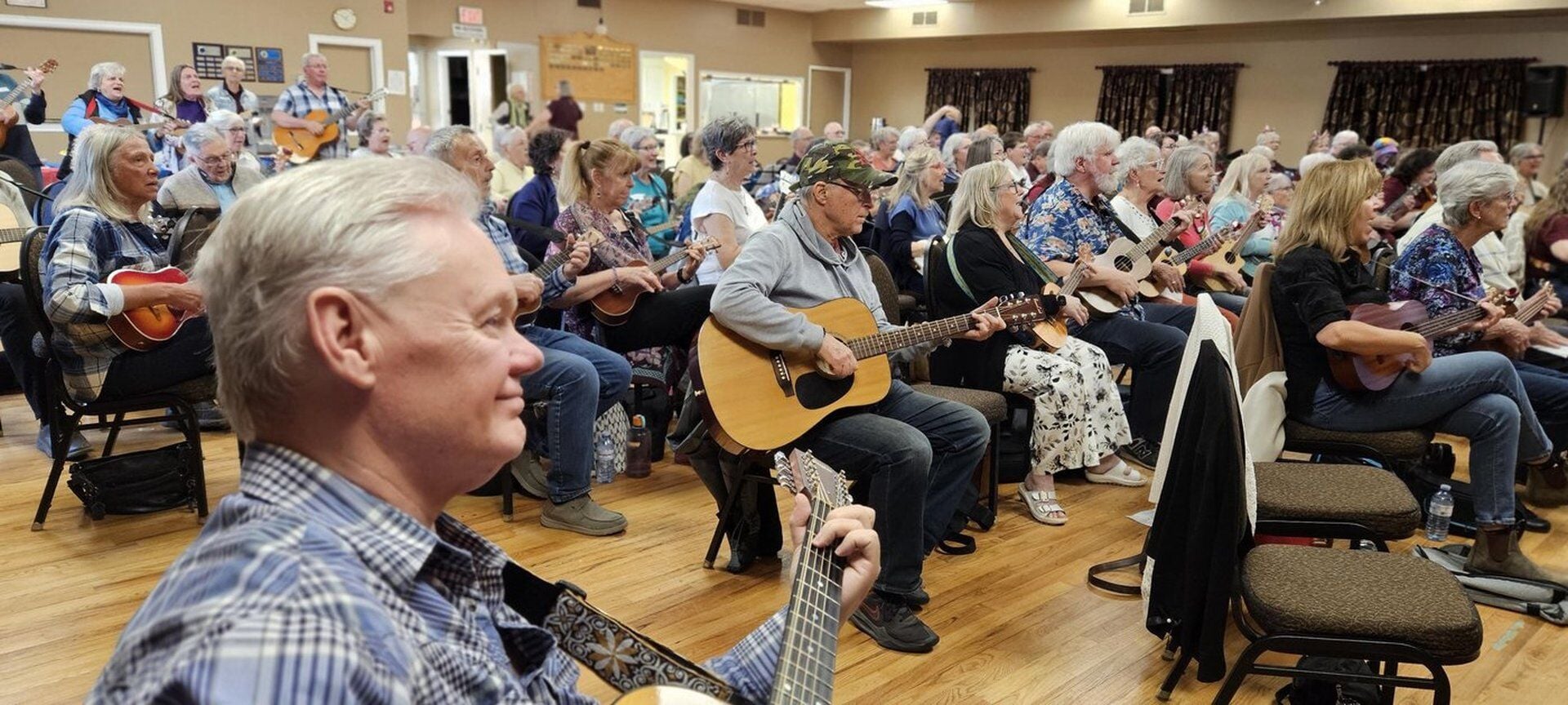 Valey G Notes brings ukulele and musicians together