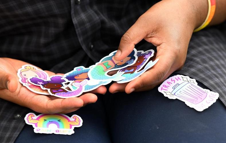 Clover Thursday shines her way into a job, as ‘Employable Me’ follows ...