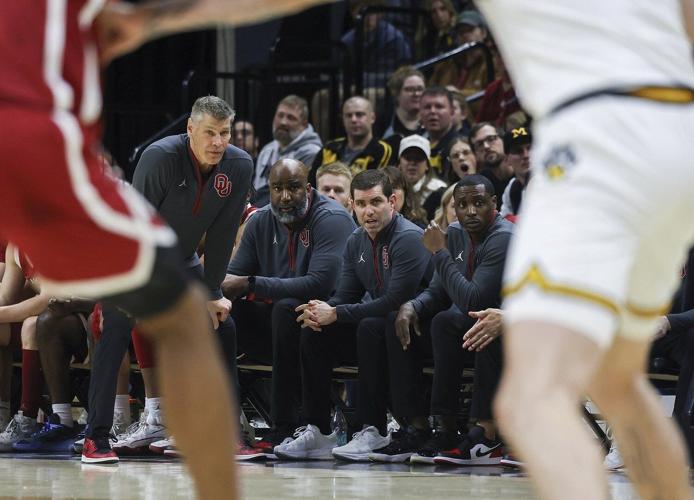 Mark Mitchell scores career-high 25 points to help No. 21 Missouri beat ...