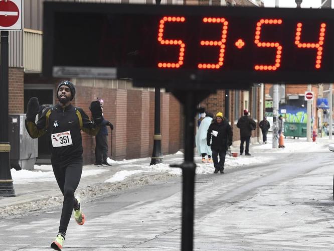 Boxing Day 10-miler got its 100th finish — finally!