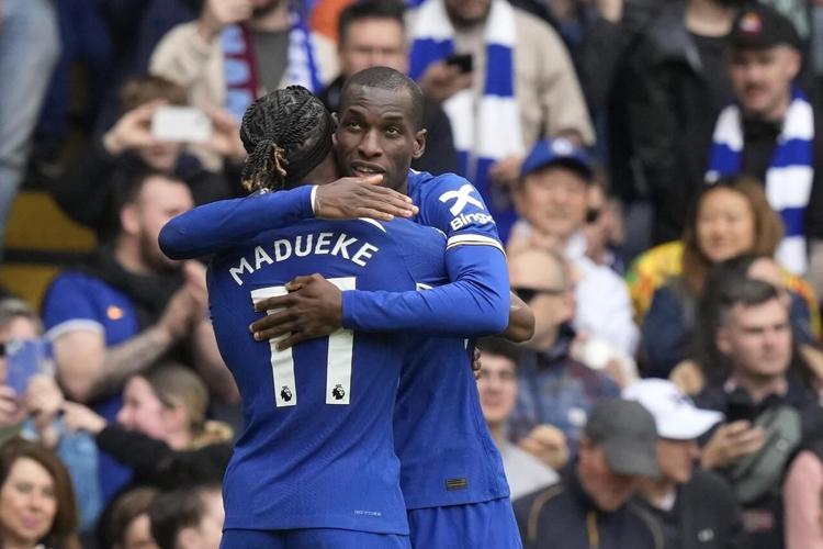 Jackson scores twice as Chelsea routs West Ham 5-0