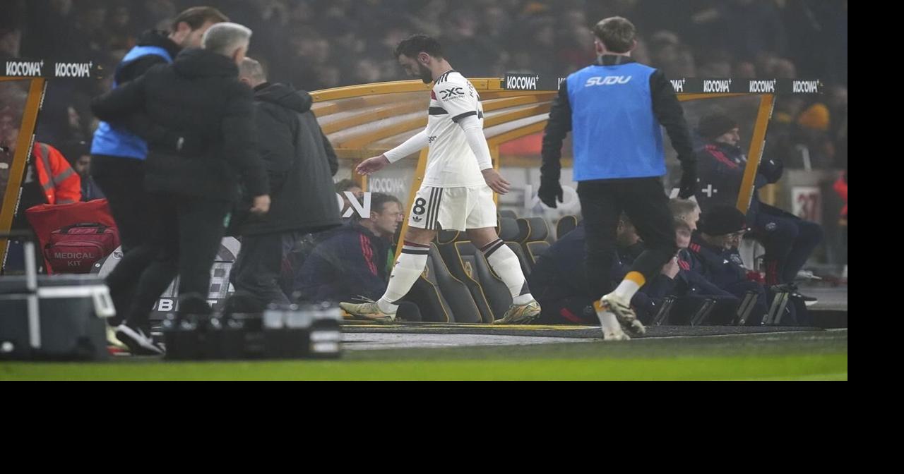 Bruno Fernandes sent off again for Man United in 2-0 loss at Wolves