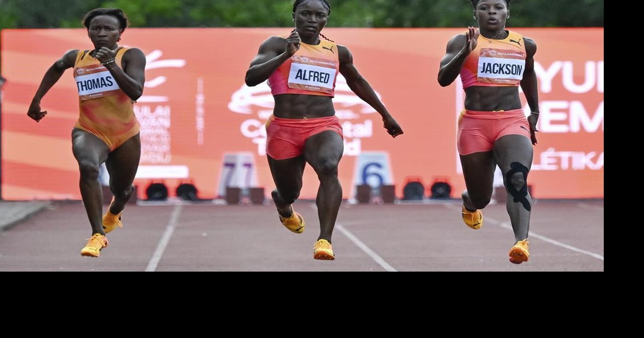 World 200-meter champion Shericka Jackson suffers apparent injury in ...