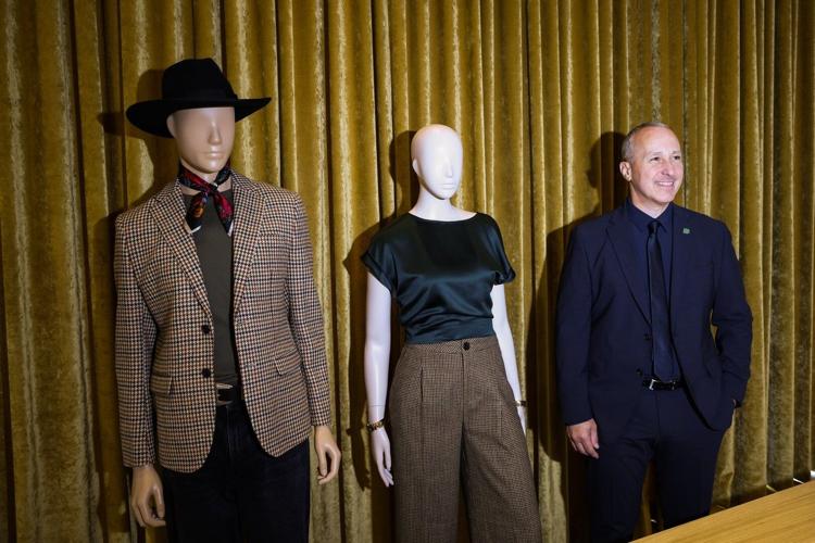 Toronto's first Simons location marks 'new chapter' for department ...