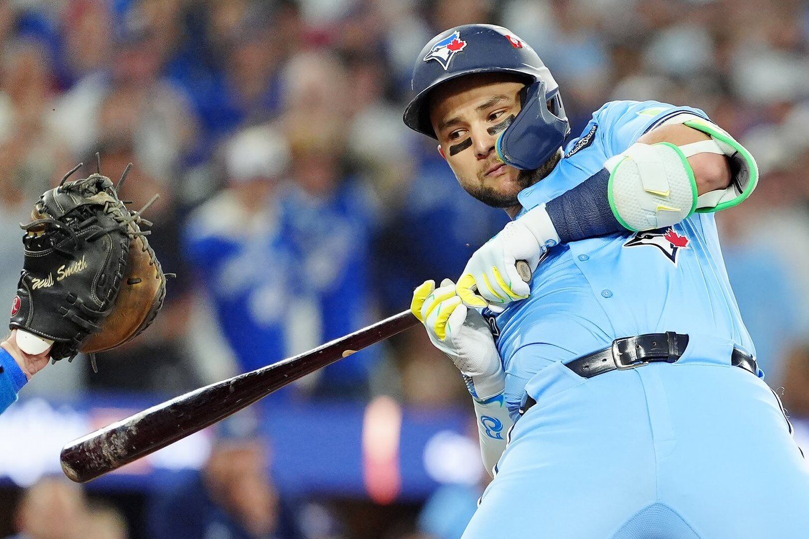 AP sources say star infielder Bo Bichette leaves Toronto for Mets